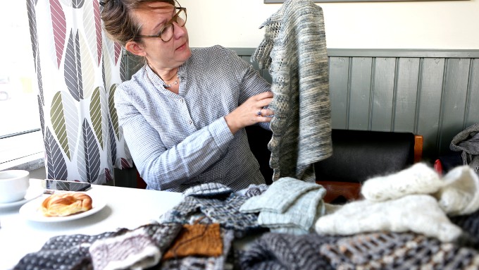 Så blev Visbybon Erika ”stickningsinfluencer” • ”Finns ett värde i att ...