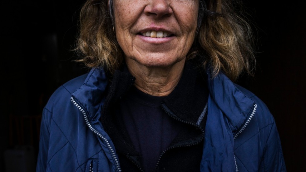 Gunilla saknar framtand: "Skär maten i smala bitar" Långa väntetider ...