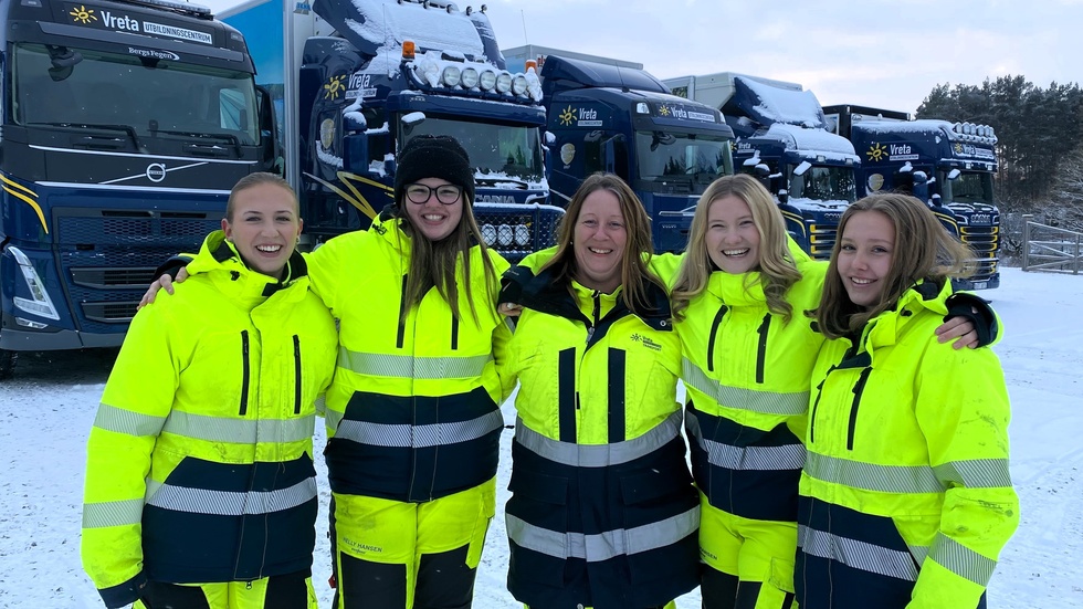 Tekla parkerade lastbil – fick publik med män: "Gubbig attityd"