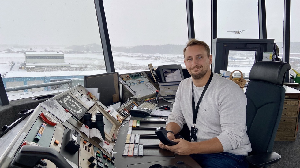 Prioritering är flygledarens vardag: "Det gäller att hålla fokus"