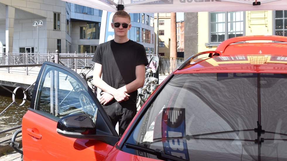 De älskar sina epor – här visar de upp dem för Norrköping