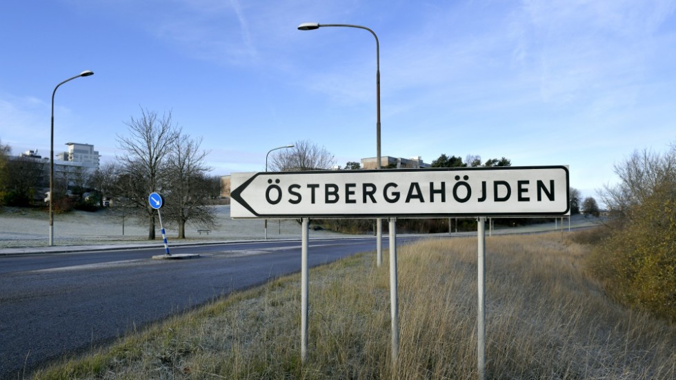 Trångbott för stor familj i Kayo Mpoyis nya roman • Femton personer ...