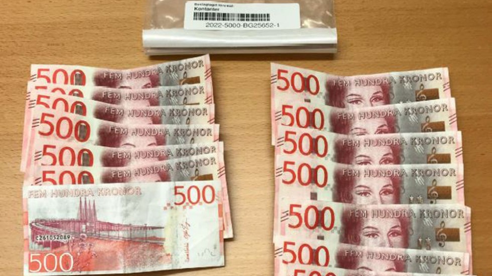 Sålde datorn – fick betalt med falska sedlar