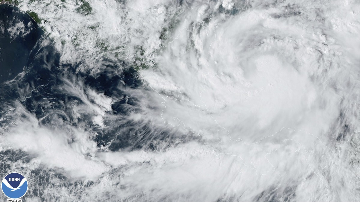 Orkanen Julia har nått Nicaragua