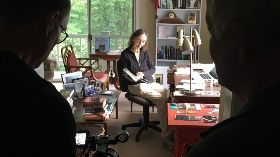 Joyce Carol Oates stannar på sitt gömställe i Stig Björkmans ...