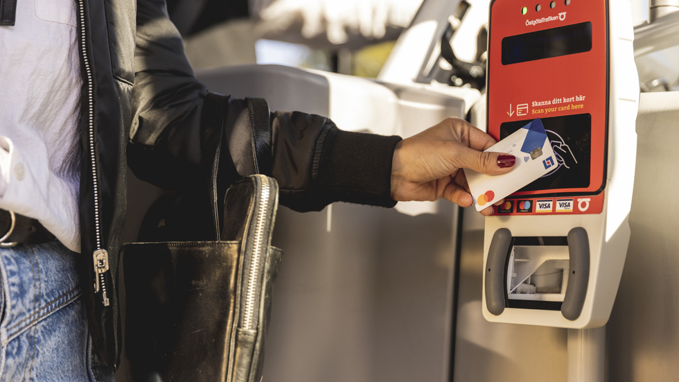 Snart kan även Finspångsborna blippa sitt betalkort på bussen