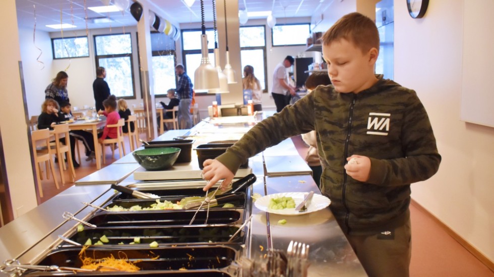 Skola renoverades för 46 miljoner: Stor glädje när matsalen togs i bruk • ”Lika fint som på hotell”