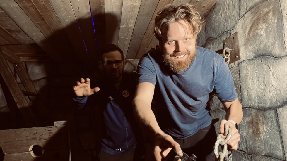 De livnär sig på att sätta skräck i folk