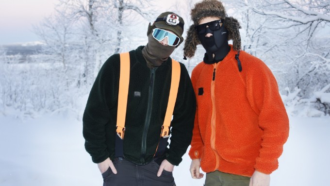 Hooja släpper tv-spel: "Givet att göra ett riktigt"