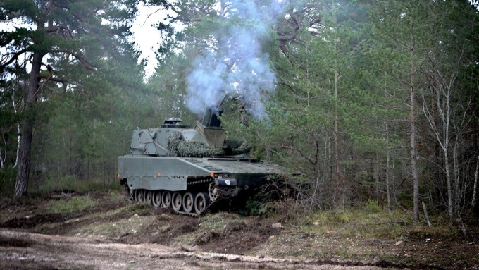 Här är Gotlands nya vapen • Skjuter granater en halv mil • Se bilderna ...