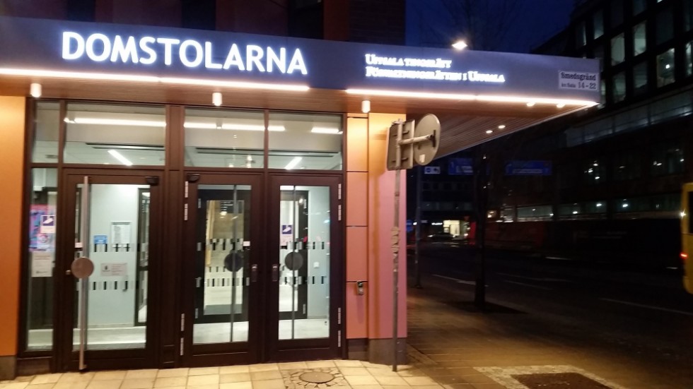 Låste In Kvinna I Två Dygn Och Ofredade Henne Sexuellt Man åtalas För