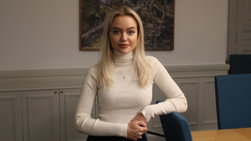 Östgötska programledarna når miljontals tittare från SD:s tv-studio ...