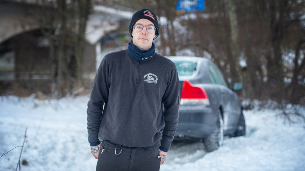 Jonas flög över räcket på E4 – rakt ner mot ån: "Nu smäller det"