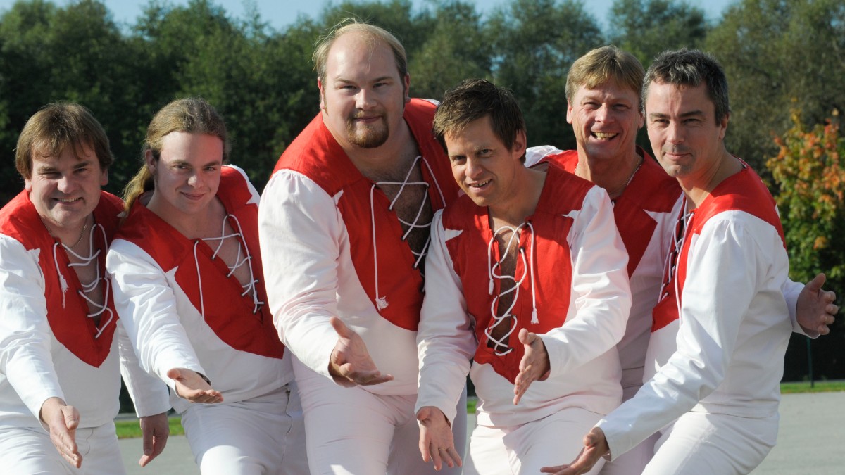 Dansband Bjuder Upp Till Folkparksfest