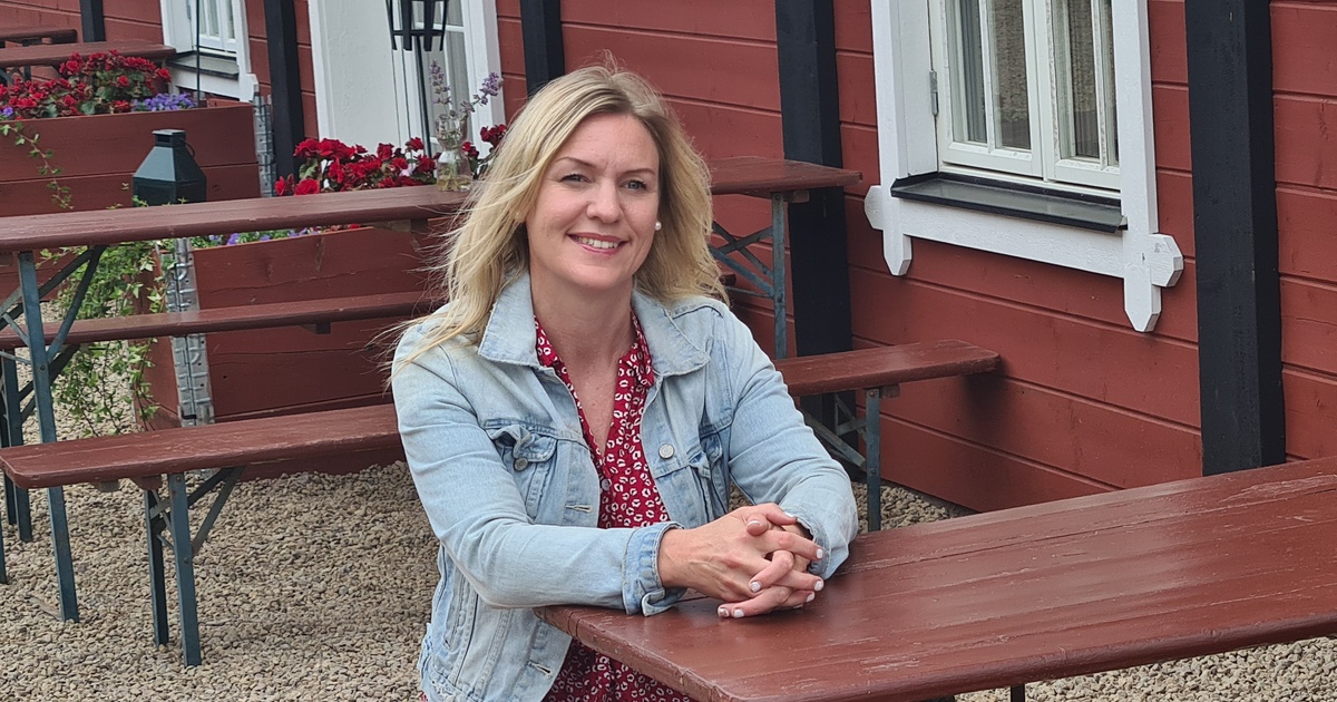 Feelgoodförfattaren Siri Gustafsson: "Svalsjö en ljuvlig plats"