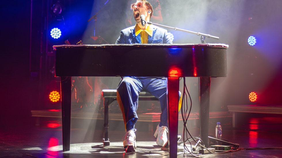 Elton John tribute – Jonas Gideon träffade idolen i ungdomen