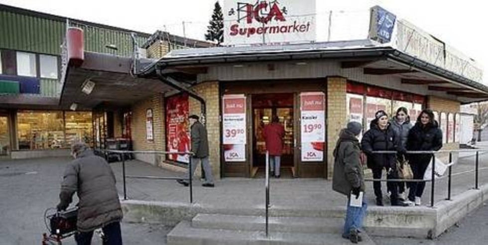 Tioåring rånad när han köpte glass