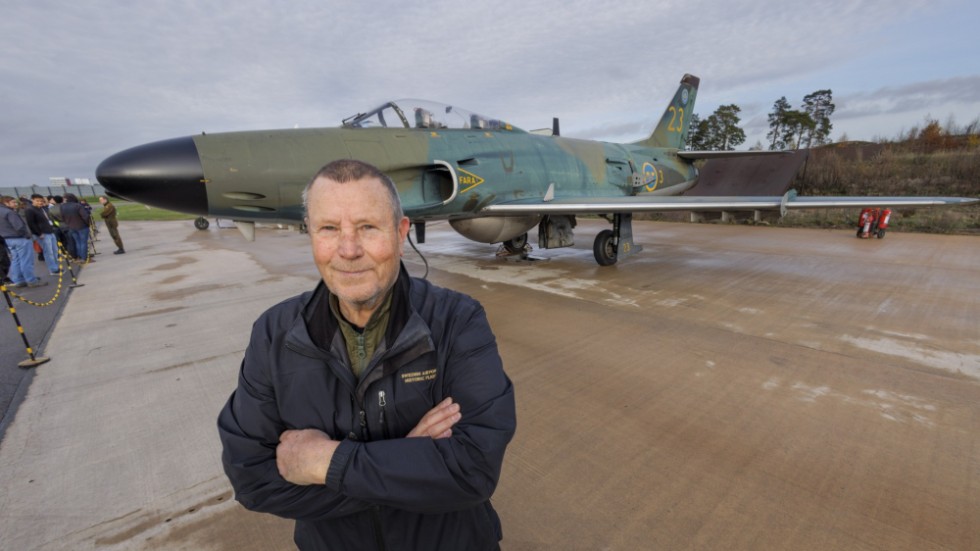 Stellan, 74, flög Lansen, 70 • Festligt jubileum på Saab när klassikern ...