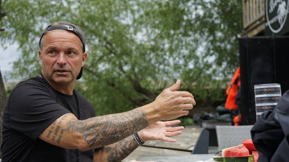 Michael tvingas riva sitt kafé i centrala Linköping