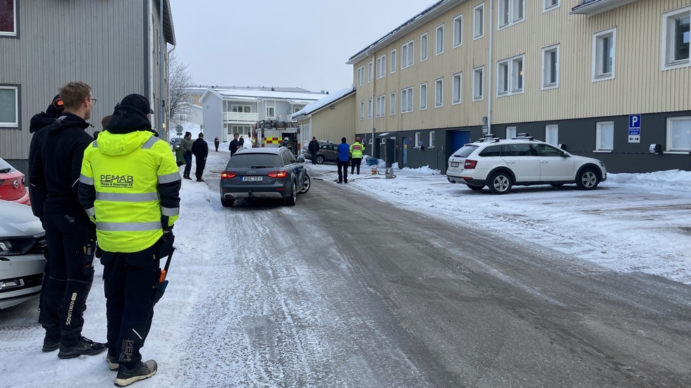 Brinnande bil i garage orsakade utrymning av polishuset i Kalix