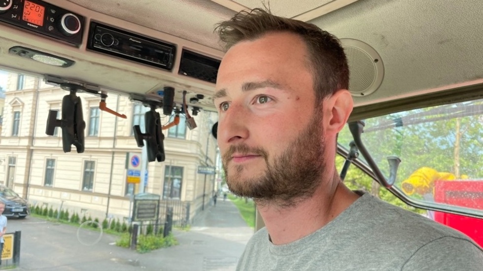 Flakföraren ryter ifrån: "Kör i 70-80 knyck genom stan"