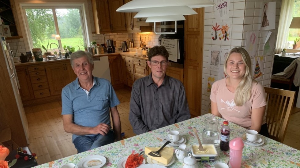 Sex år efter bilkraschen – Elina fick äntligen träffa sina räddare ...