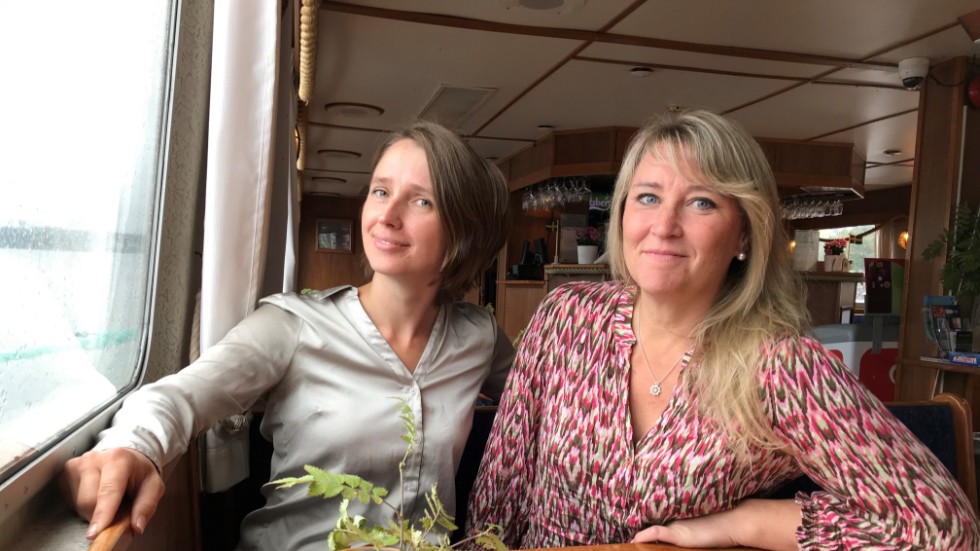 Fartig båtfärd mot bastu och teater på skärgårdsö