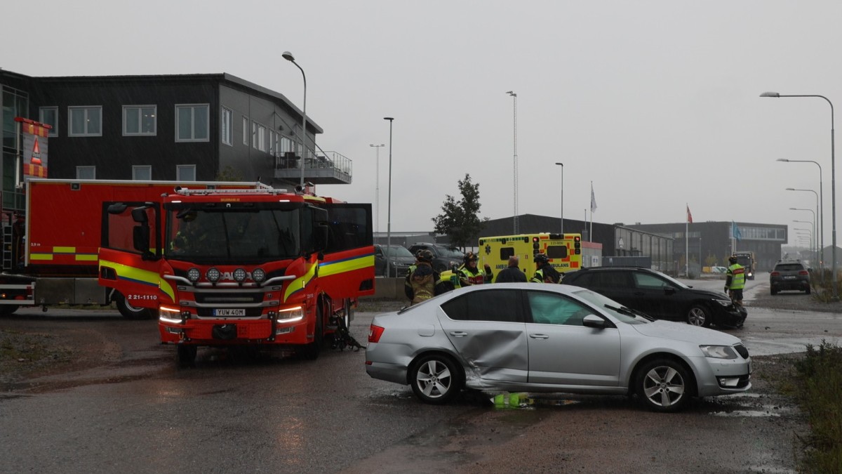 Olycka i korsning i Uppsala – två bilar krockade