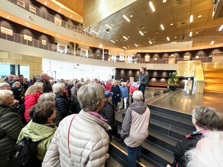 Bussresa till ny centrumkärna och till klassisk rymdbas