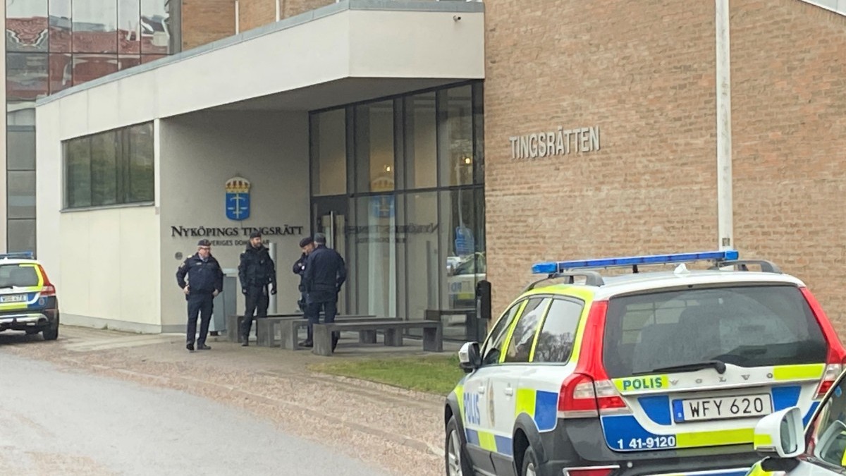Livstids Fängelse För Mordet Vid Långbergsskolan Försvaret Vi