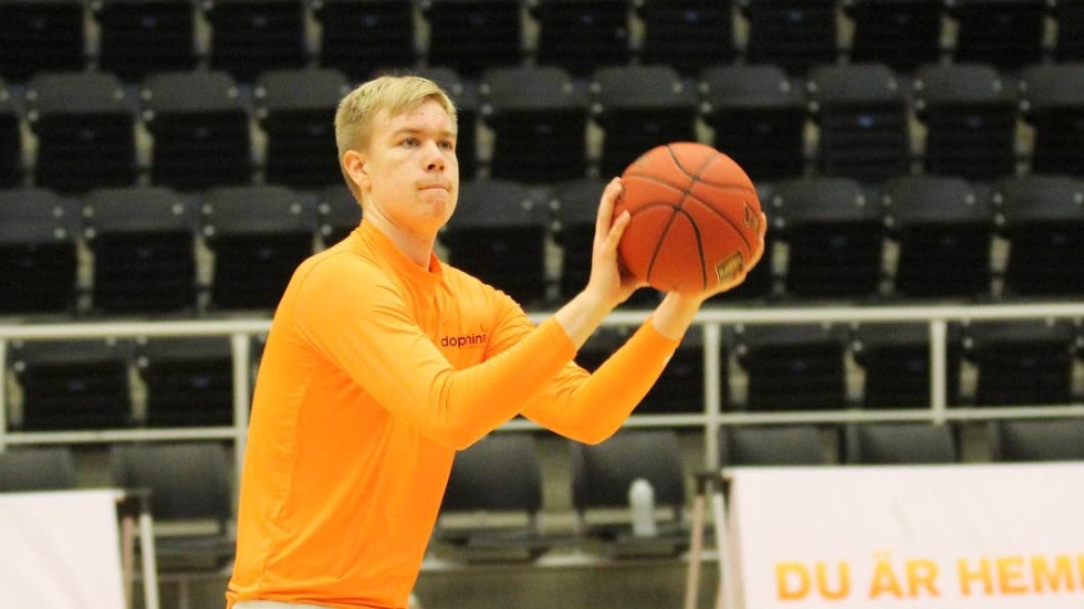 Talangen tillbaka i Stadium arena – får se dramat från bänken