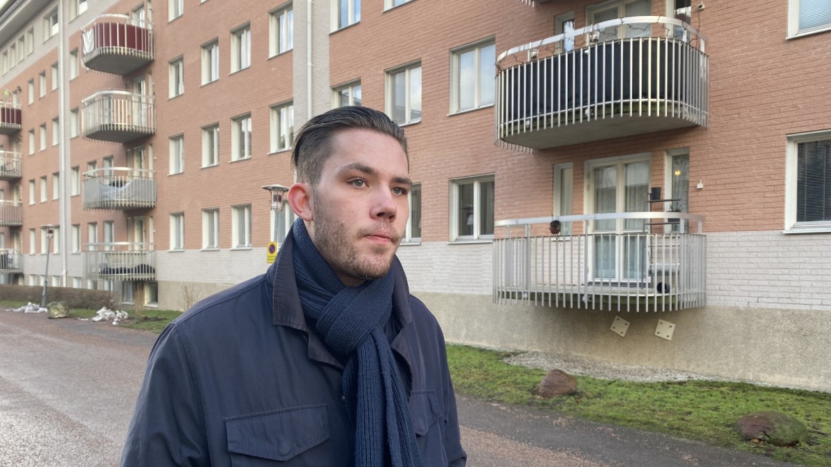 Adam, 21, har tre jobb samtidigt – men har inte råd att köpa bostad ...