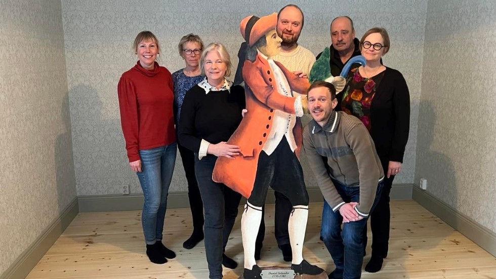 Solander flyttar in igen