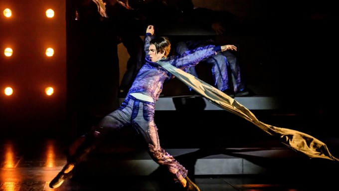 Uppsalabors ärliga tankar om ensamhet färgar uppsättningen av ...