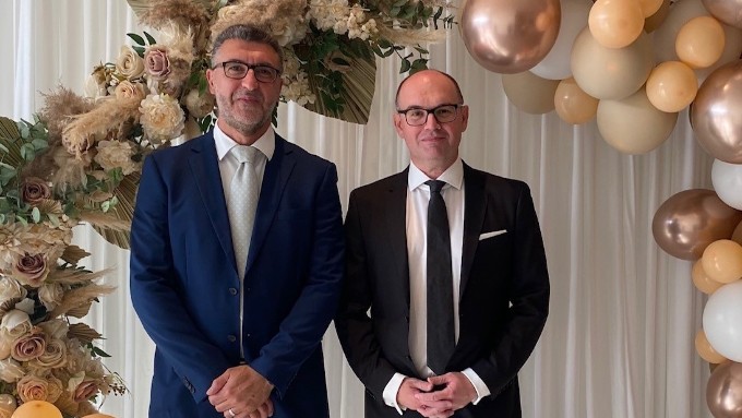 Nu är den syrisk-ortodoxa kyrkan invigd – kyrkans patriark reste från ...