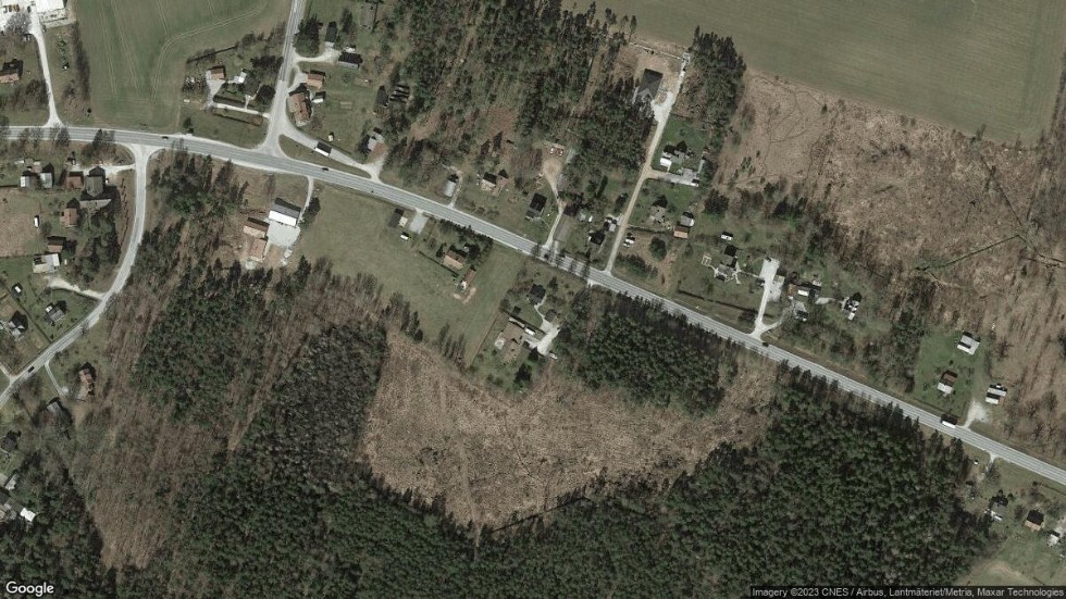 Nya ägare till fastigheten på Halla Broe 204 i Halla - prislappen: 1 ...