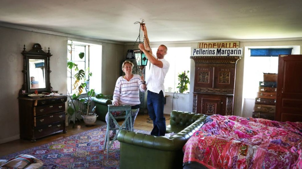 SE BILDERNA: Så rustar de sitt drömhus