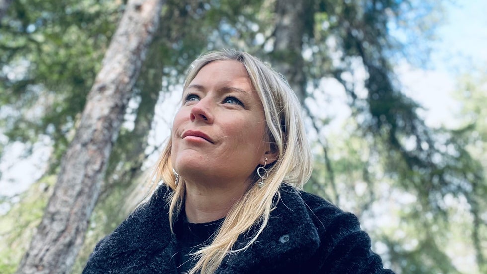 Sara Dahlin skriver poesi – om hockey: ”Jag som är uppvuxen i en ...