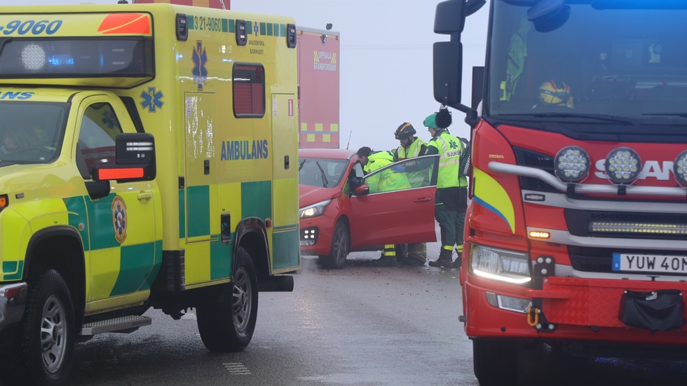 Två personer till sjukhus efter olycka