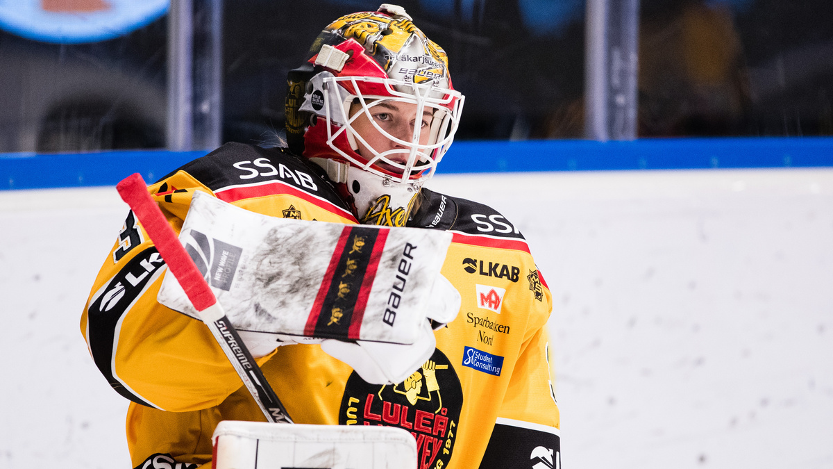 Axell fick förtroendet: "Kul att spela inför familj och vänner"