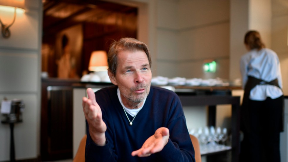 Kärlekslös barndom i skuggan av världskända föräldrar