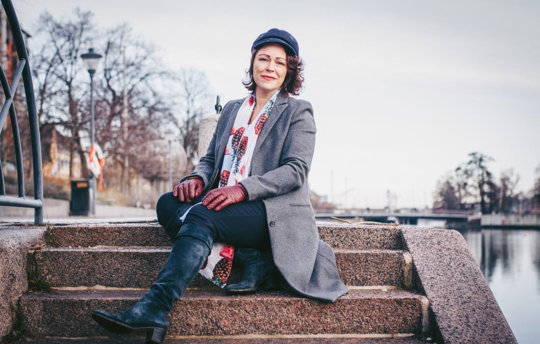 Eva Moberg tar över på Skådebanan