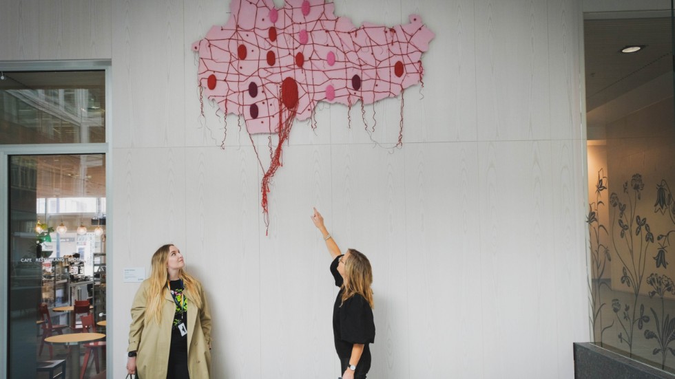 Stadshusets nya offentliga konst – Bamsecitat • Invigningen blev ...