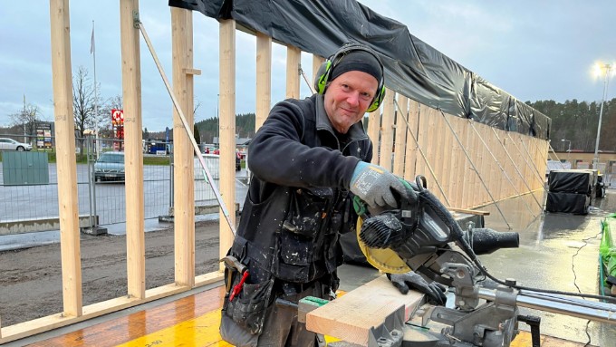 De fullföljer storsatsningen – trots tuffa tider: "Man kan inte sitta ...