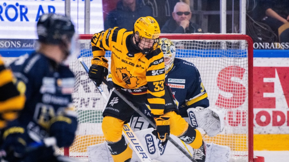 Dubbla AIK-spelare till landslaget • Ställs mot äldre lag – i Sverigedebut