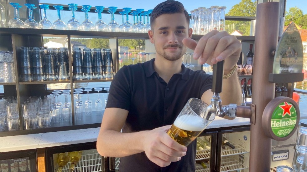 Flytande krog ökade antalet platser från 30 till 100 – restaurangchefen ...