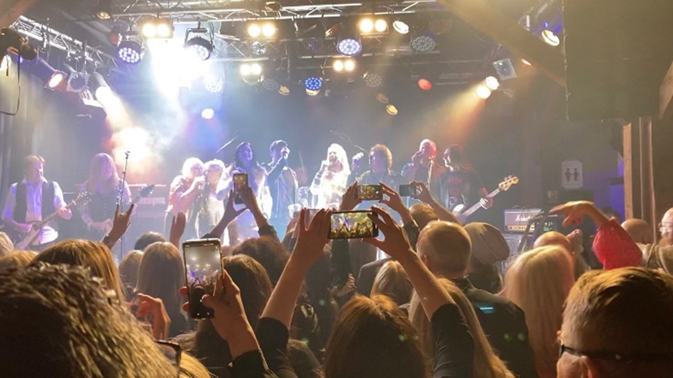 Galet hemlig gala planeras på Katalin