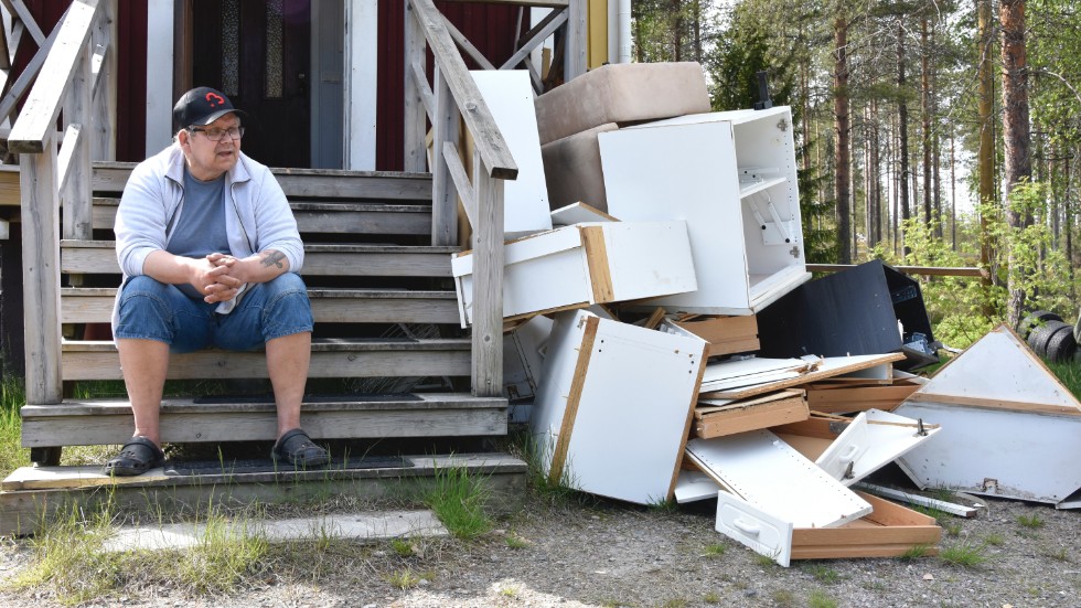 "Jag upptäckte högt med vatten på vardagsrumsgolvet"