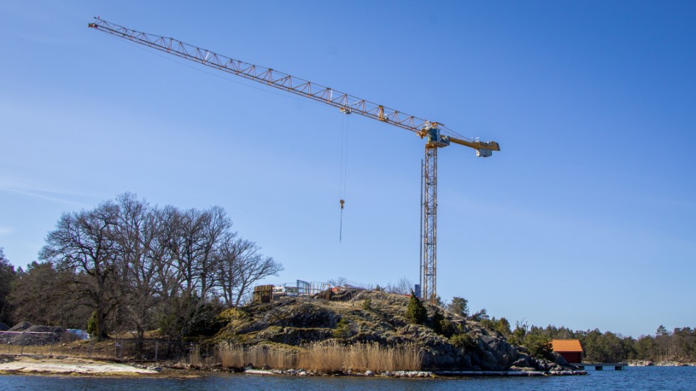 Han är mångmiljardären bakom storbygget i skärgården