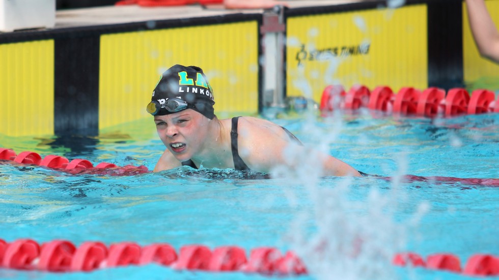 Ellen blir bättre i simning – med gymnastik: "Har nytta av"